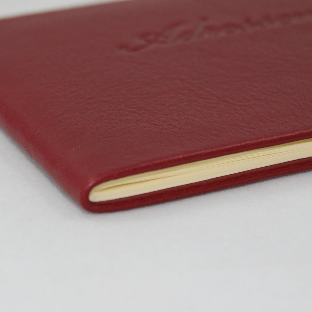 Kleines Adressbuch im Querformat in Leder - Vera Donna